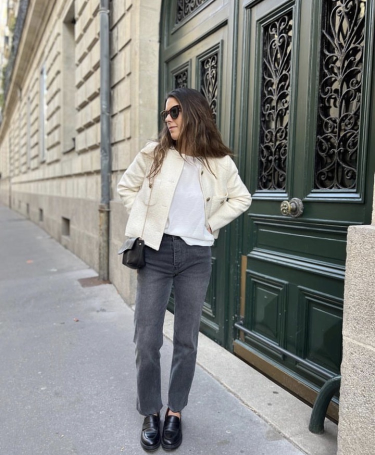 The Best Womens Grey Jeans Outfits To Try Now