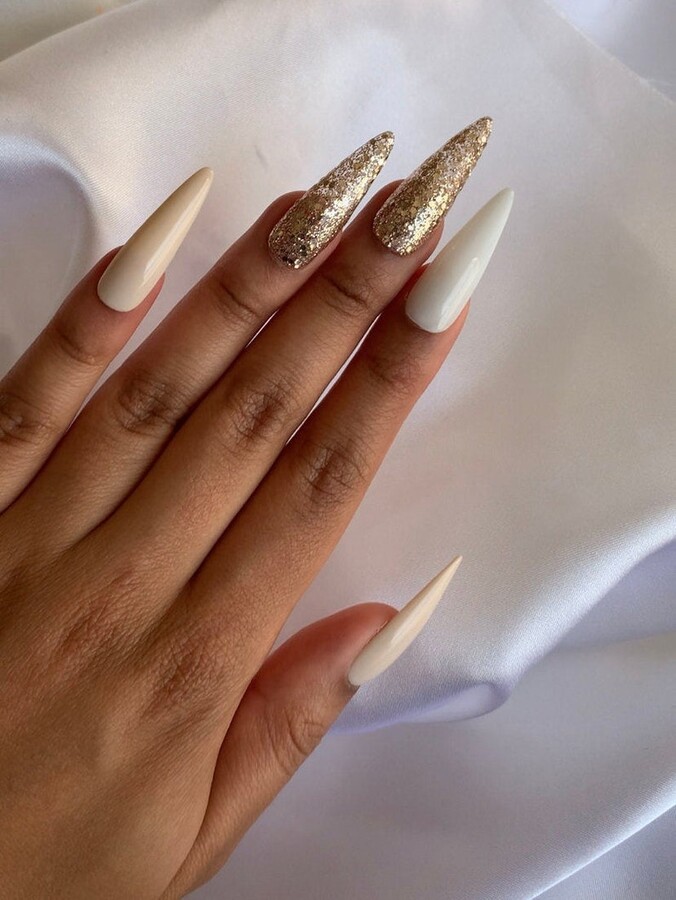 40+ Shimmering Gold Nails To Elevate Your Look