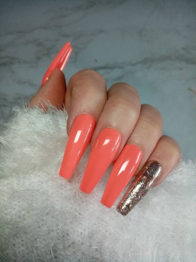 25 Stylish Coral Nails For Summer