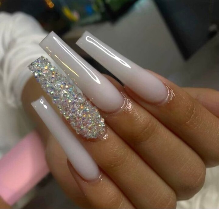 30 White Nail Designs That Are Perfect Year Round