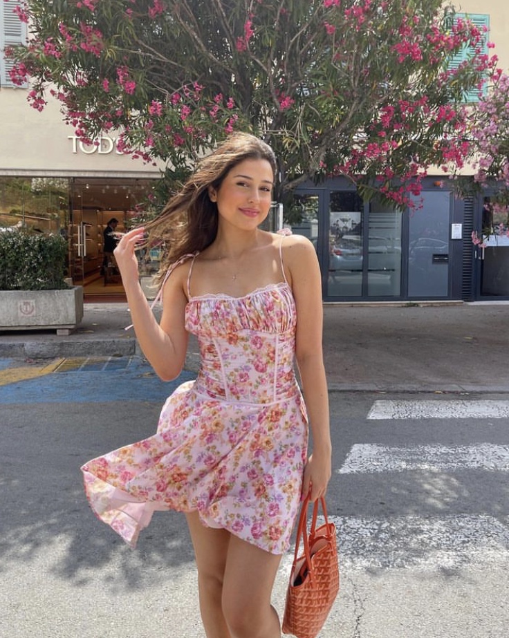 Achieve Chic French Riviera Style With These Easy Looks