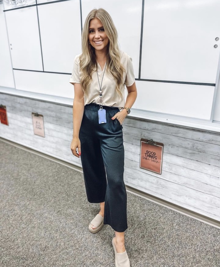 Teach In Style With These Casual Teacher Outfits