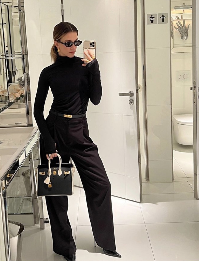 A Guide To Stylish Black Turtleneck Outfits That Are Not Basic