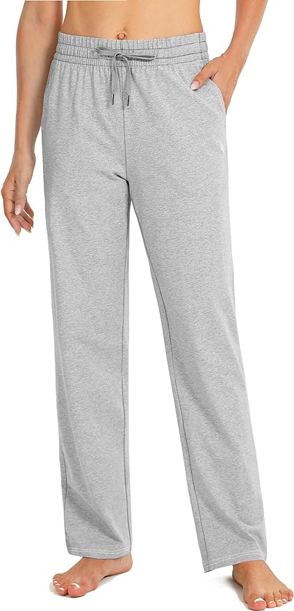 9+ Trendy, Yet Cozy Grey Sweatpants Outfits To Wear